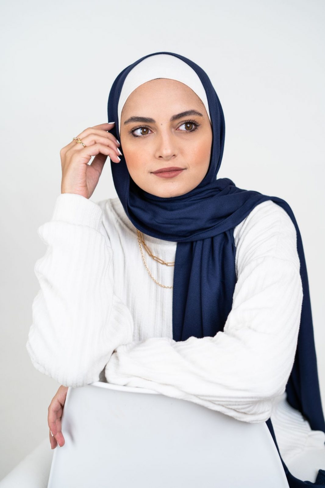 Navy Elegance: Premium Navy Blue Hijab - EMMA