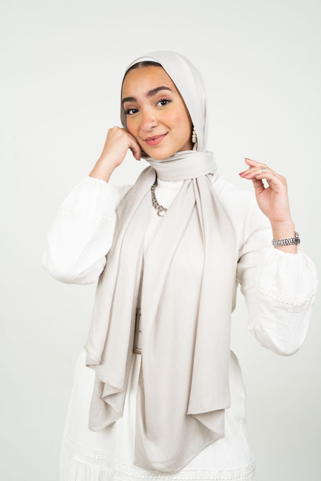 What’s a Hijab Color That Goes With Everything? [2024 Picks]